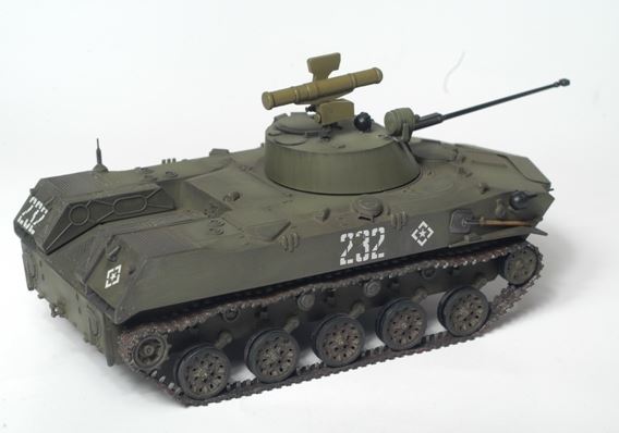 ZVEZDA (1/35) BMD-2 Russian Airborne Fighting Vehicle